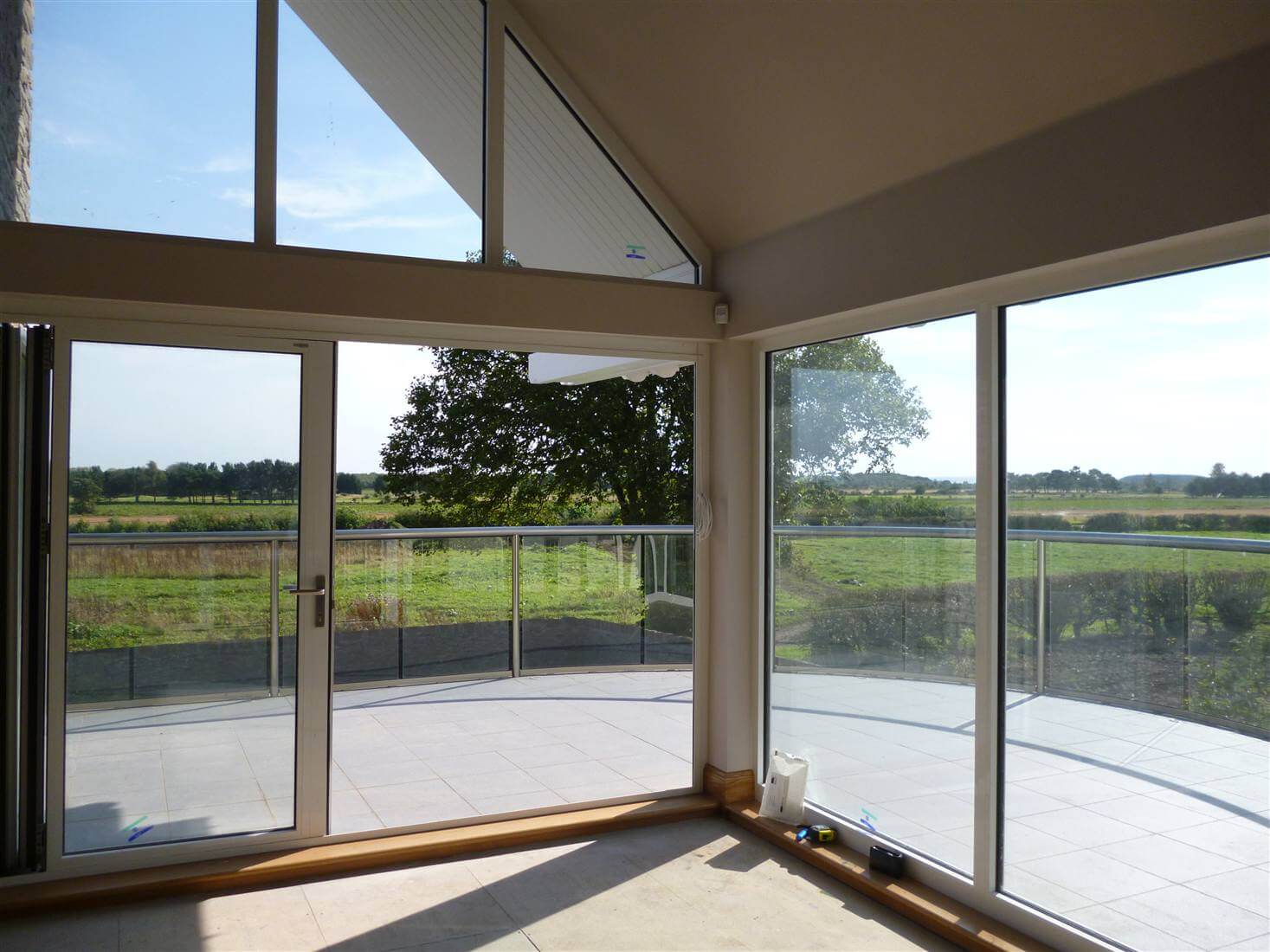 Curved Balcony in Glass | Glass Balustrades | Balcony Systems