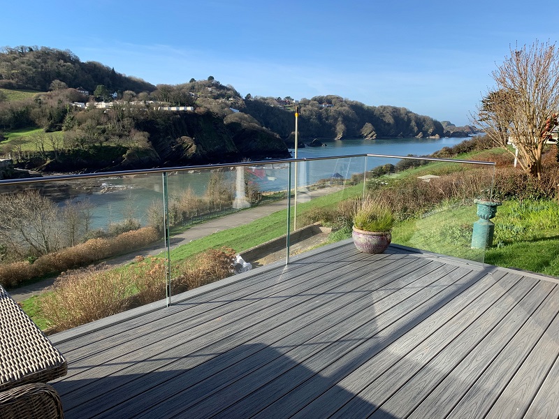 SG12 Frameless with top rail (Surface Mounted) Glass Balustrade in ...